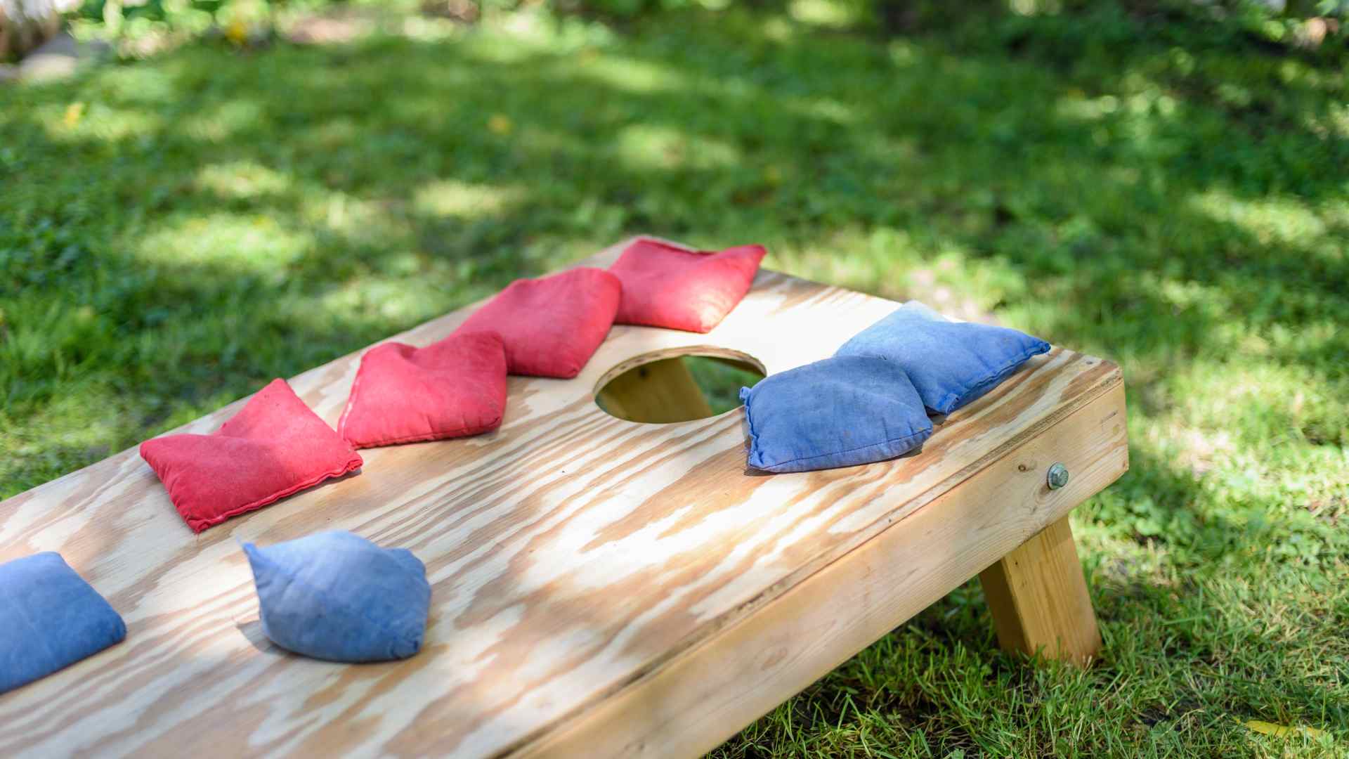 355 Best Cornhole Team Names!
