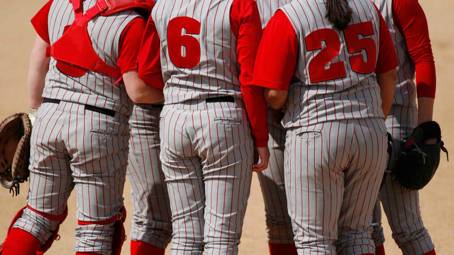 395 Best Softball Team Names!