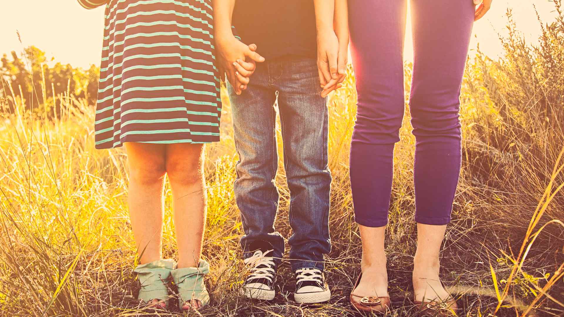 415 Clever Sibling Group Chat Names