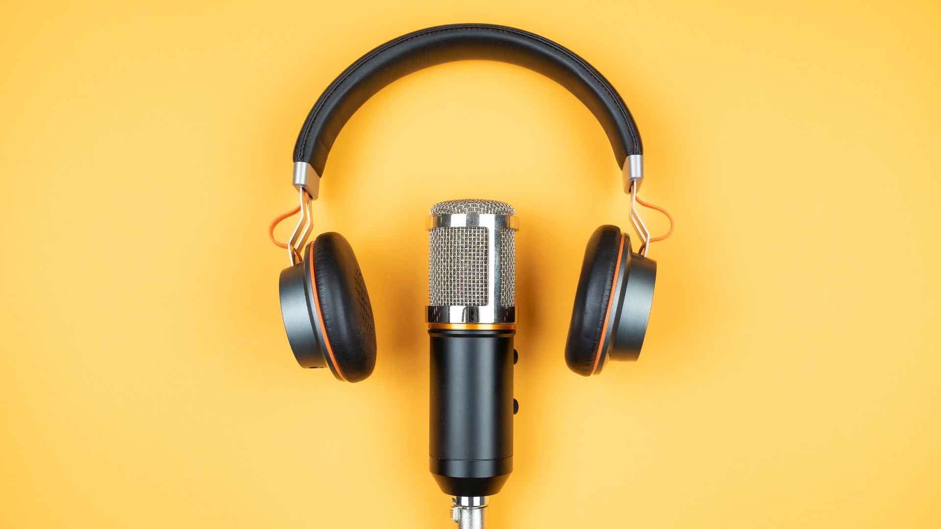 335 Creative Podcast Name Ideas