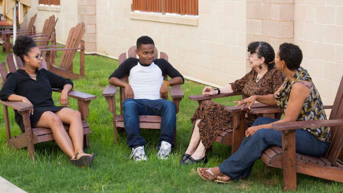 425 Funny Family Group Chat Names That Will Make You Laugh