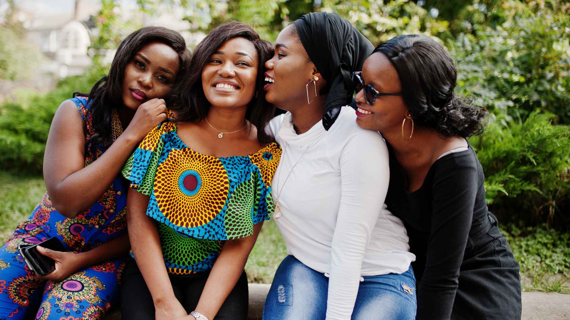 425 Girl Group Chat Names For Your Squad To Try!
